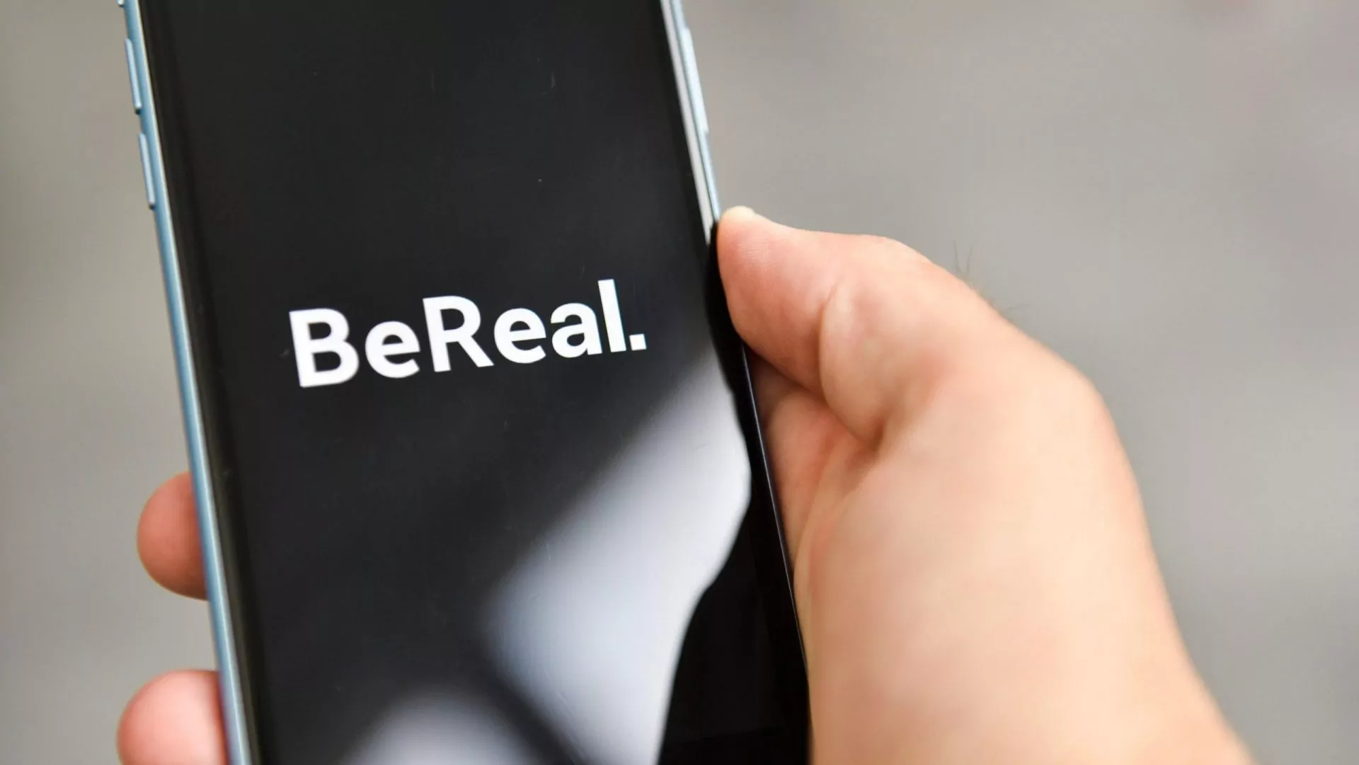 BeReal, la app que va "contra" las poses y los filtros - El Economista