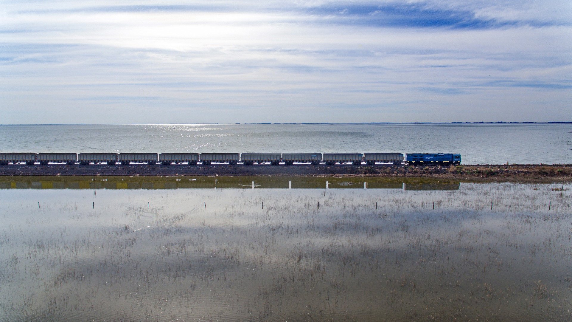 Pese a los precios más bajos, el transporte ferroviario de cargas no ...