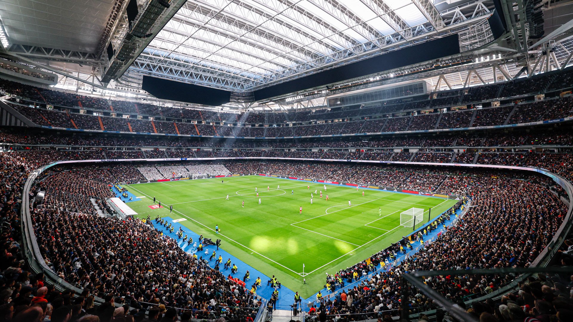 Cómo funciona el sistema de césped retráctil del estadio del Real ...