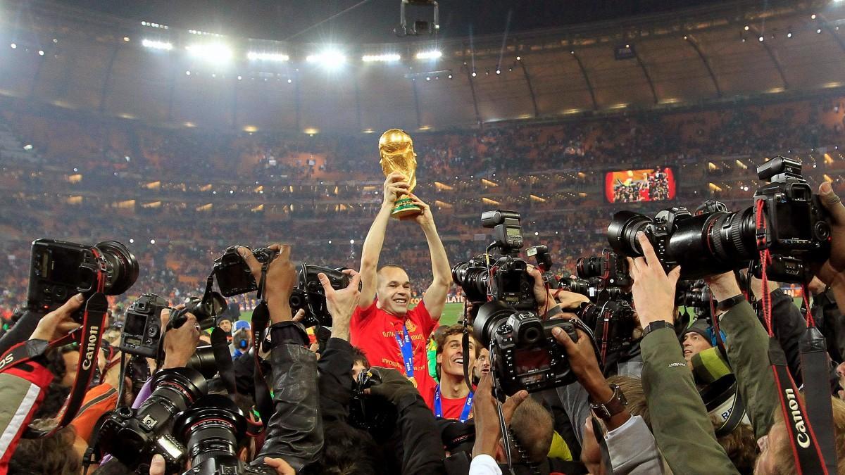 Andrés Iniesta anunció su retiro del fútbol: los números más resonantes ...