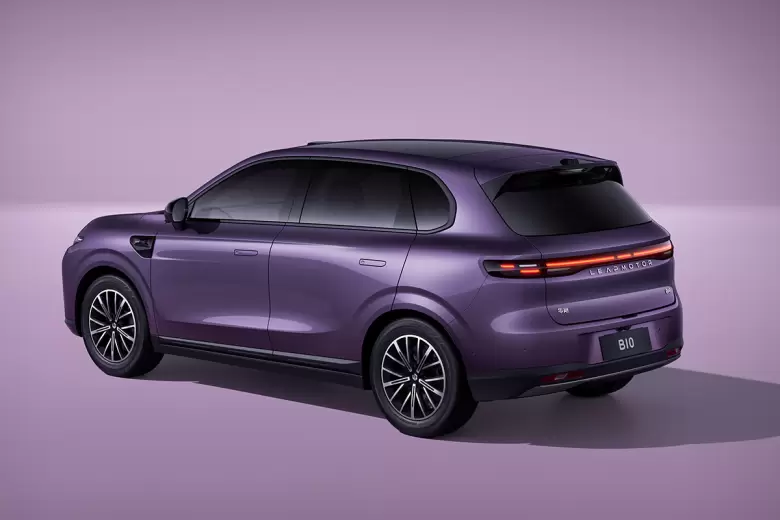 La marca china de autos eléctricos de Stellantis debutó en el Salón de ...