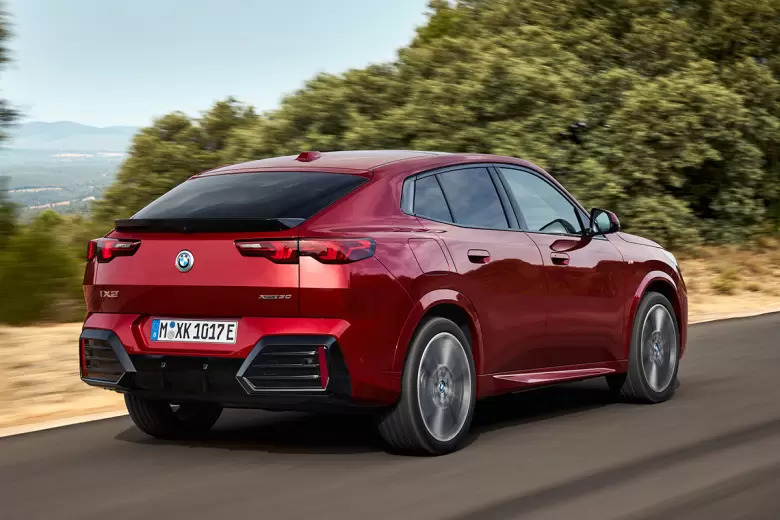BMW lanzó en Argentina su primer modelo 100% eléctrico - El Economista