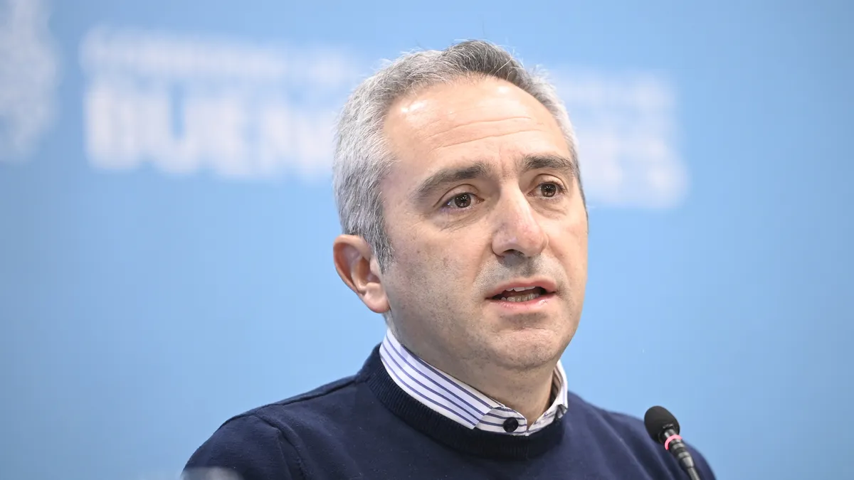 "Cuervo" Larroque mandó un fuerte mensaje a la interna peronista en ...
