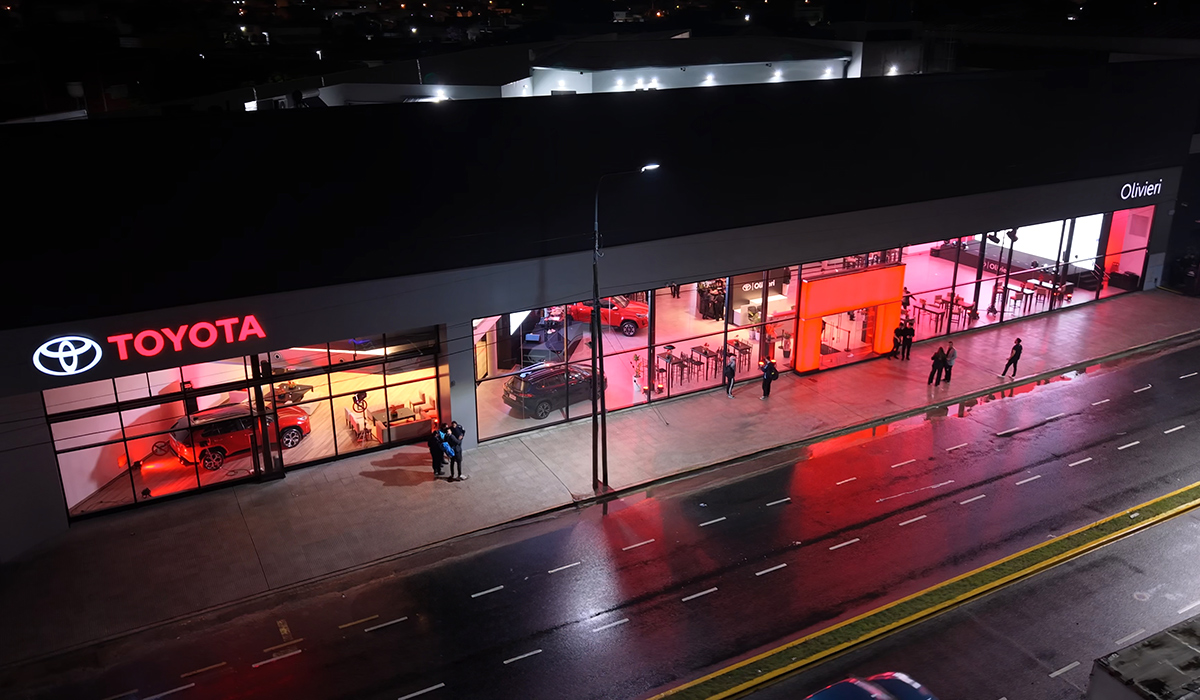 Toyota inauguró su primer concesionario 2.0 y sigue ampliando su red ...